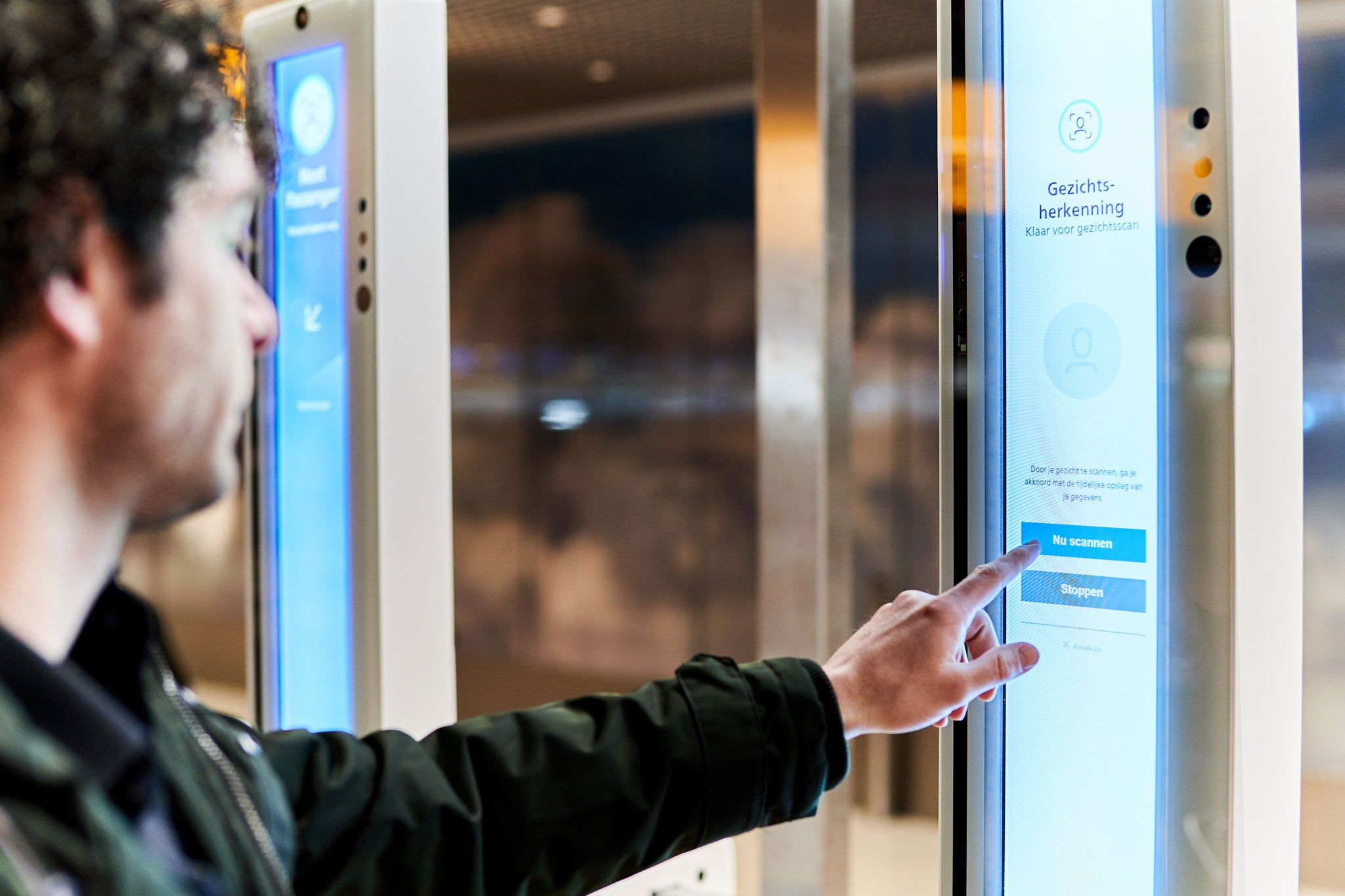 One of Europe's Busiest Airports Tests Facial Recognition Boarding ...
