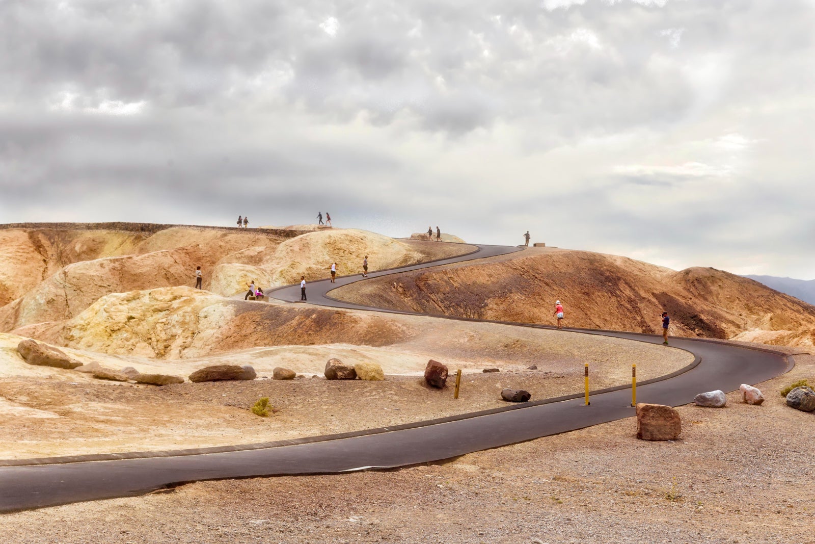 Watch Death Valley's Rapid Deterioration After 5 Weeks Without Park ...