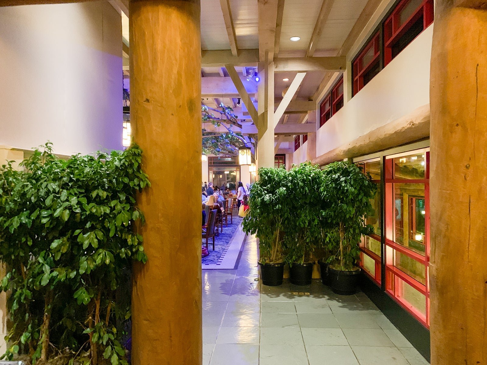 Storybook Dining at Artist Point With Snow White: Our Review - The ...