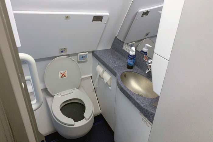 Inside JetBlue's First 'Phase 2' Retrofitted Airbus A320