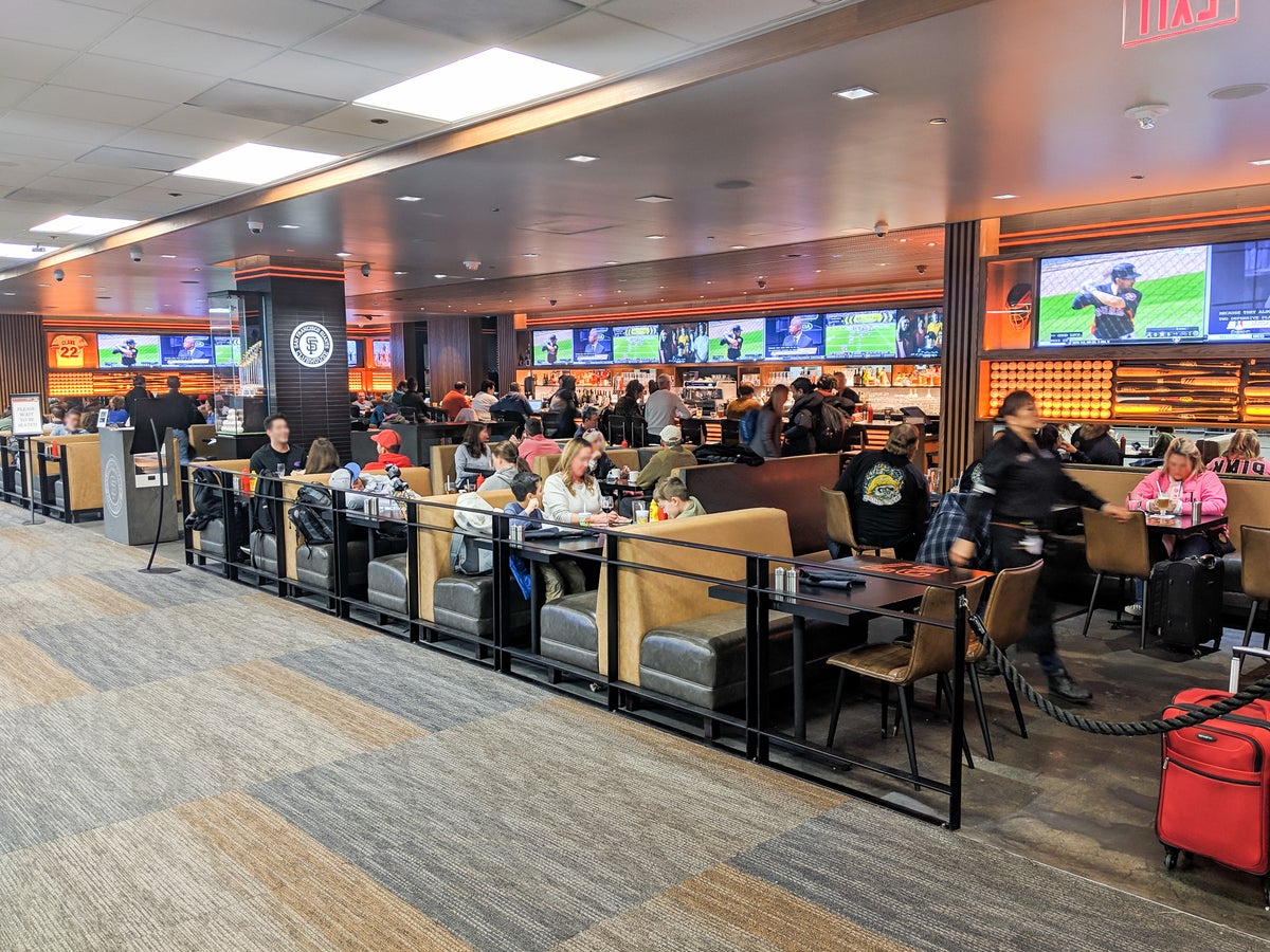 Get free food and drinks! How to use your Priority Pass restaurant ...