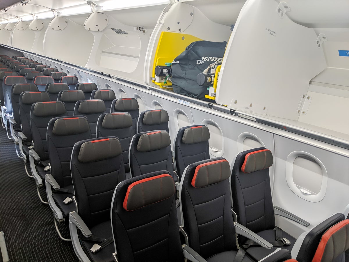 American Airlines Airbus A321neo Economy Phoenix to Orlando - The ...