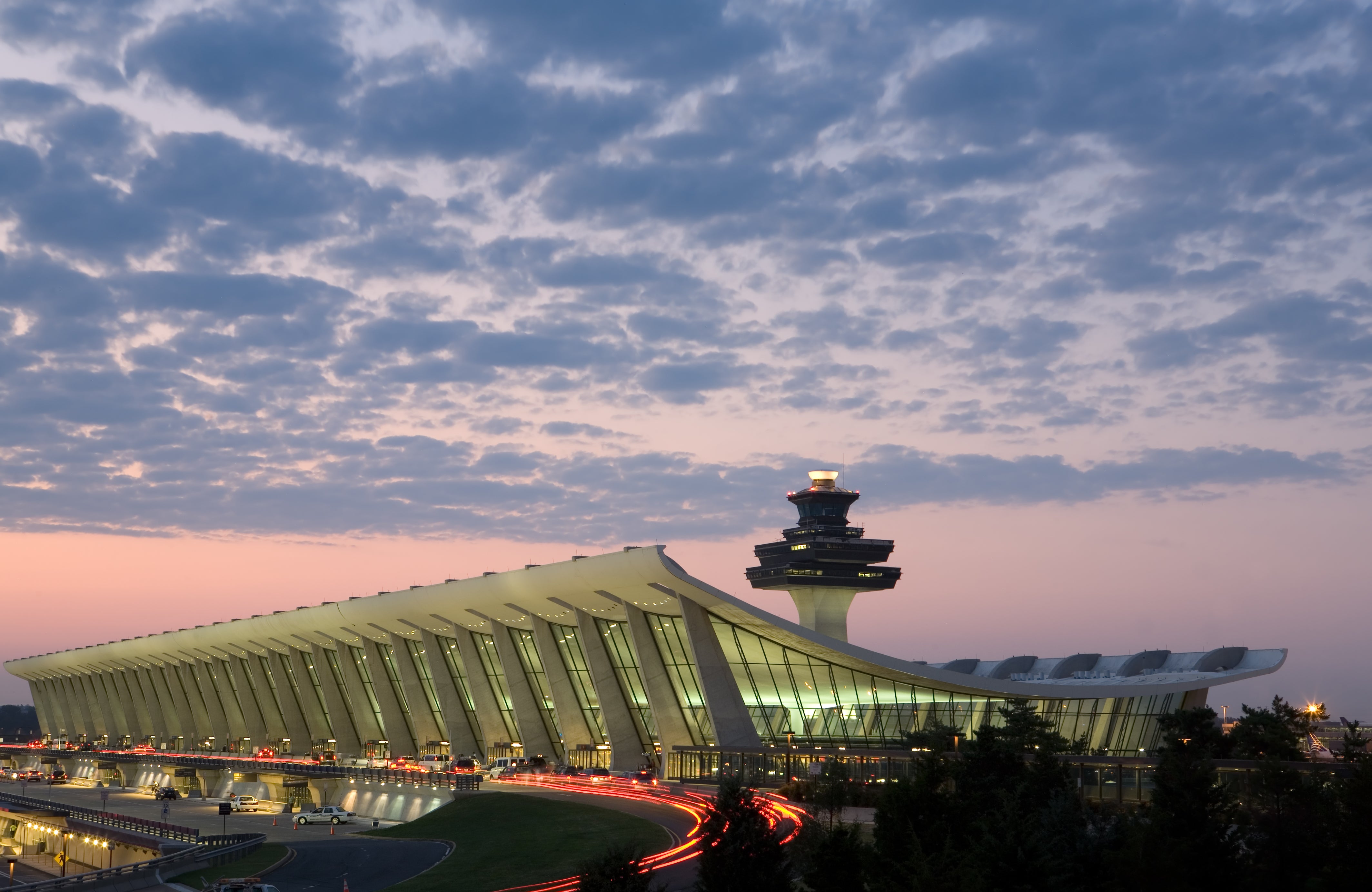 Relaxing in a $4 Million Lounge Under the Dulles Control Tower Could ...