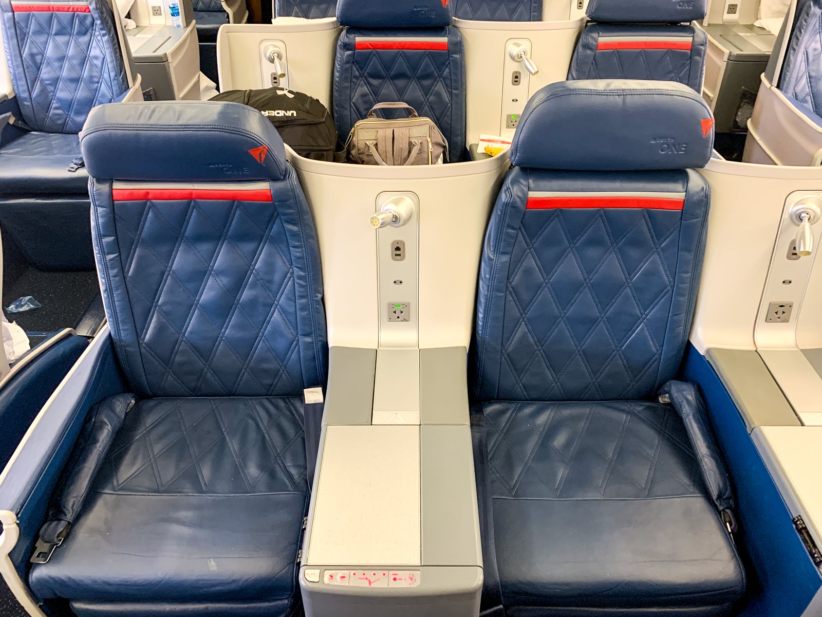 Flying a Family to Hawaii in Business on Delta's 767-400ER - The Points Guy