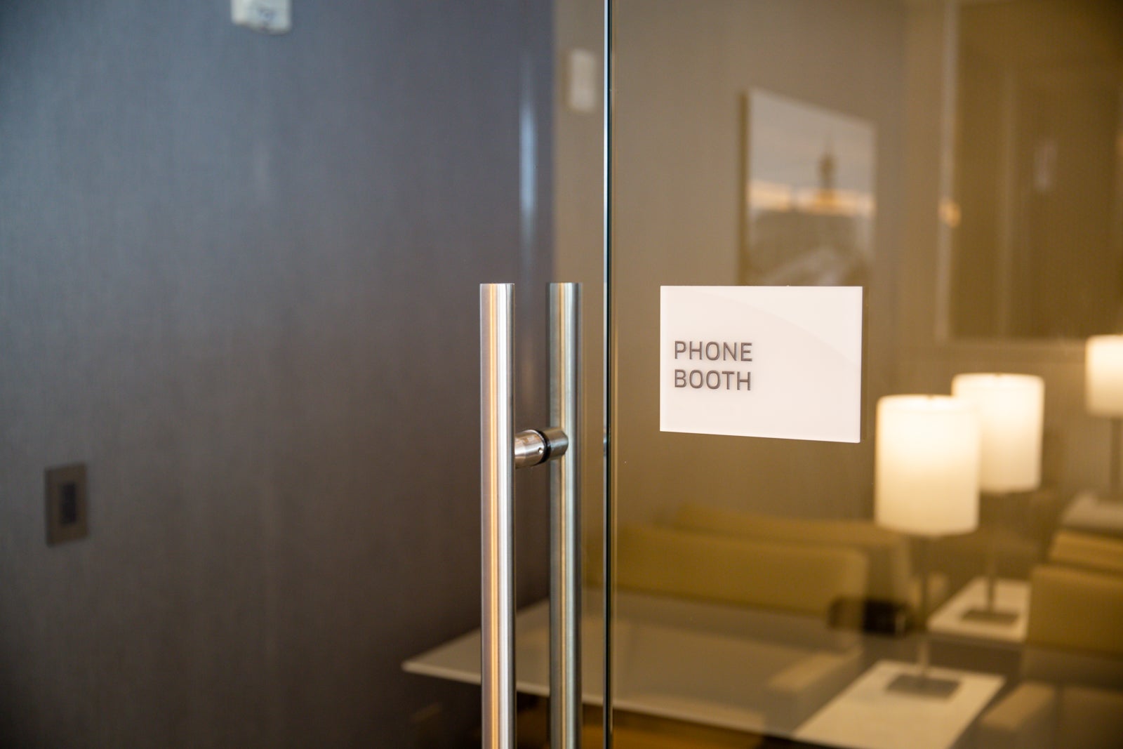 United Opens Lounge as It Moves Operations to LaGuardia's New Terminal ...
