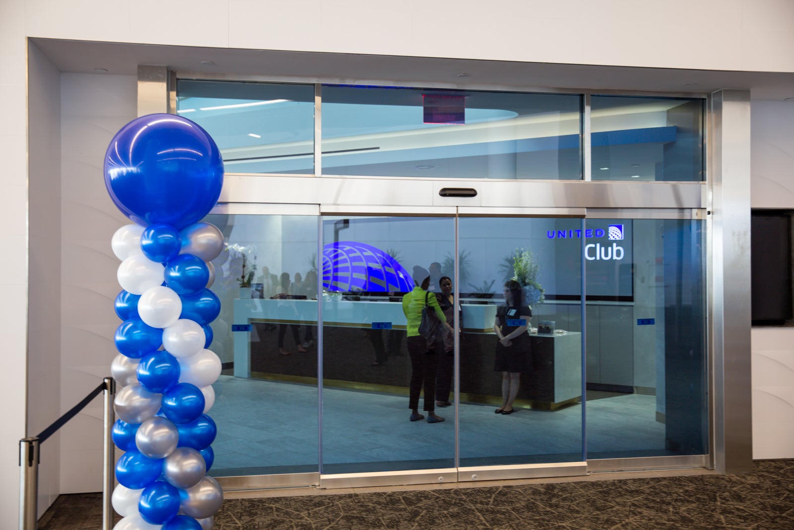 United Opens Lounge as It Moves Operations to LaGuardia's New Terminal ...