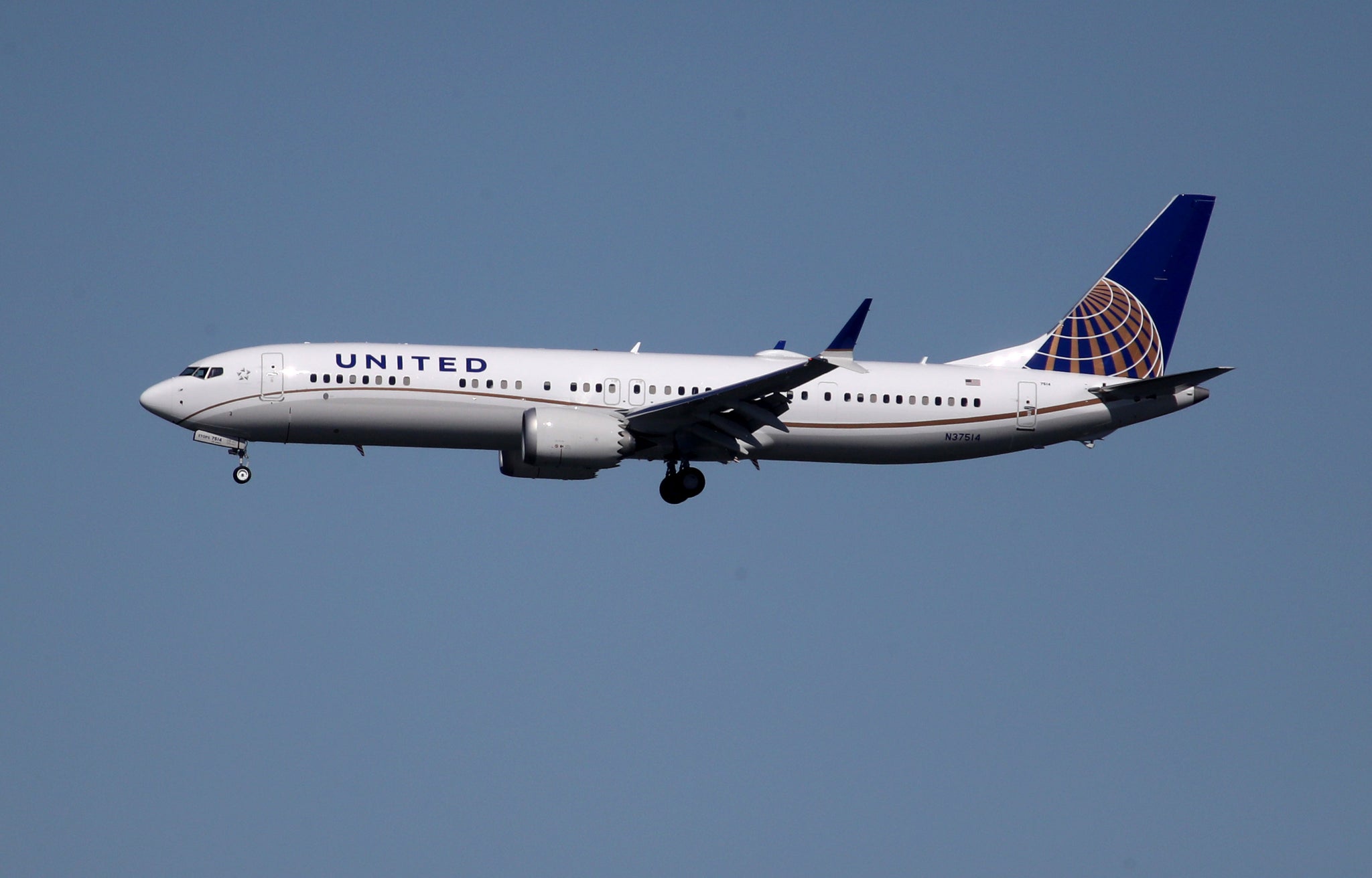 United unveils first Boeing 737 MAX 8 routes, new cabins with in-seat ...