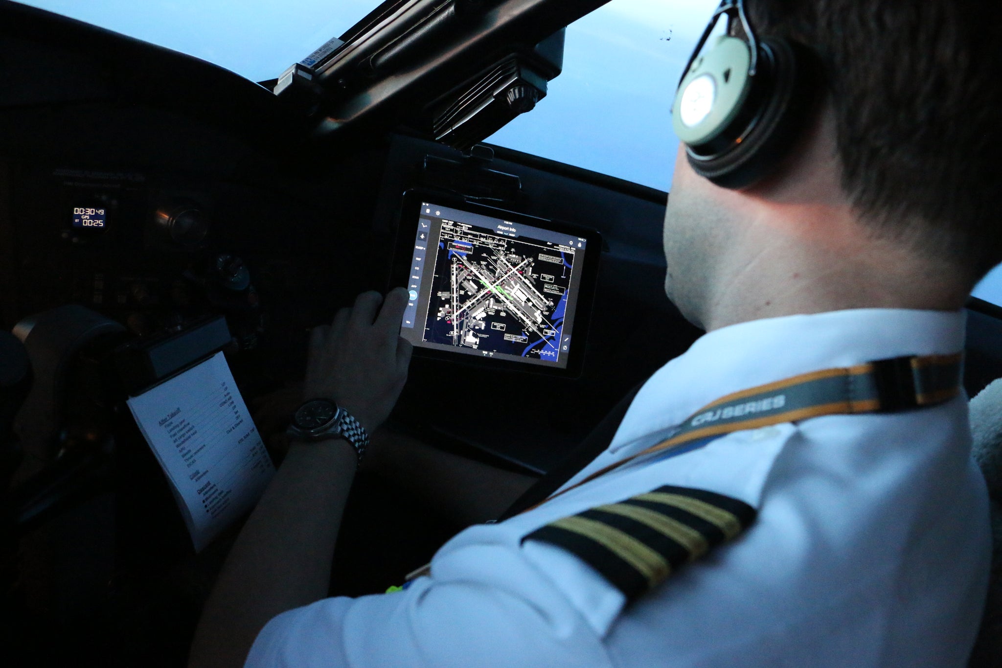 Why Airlines Work With Regional Carriers - The Points Guy