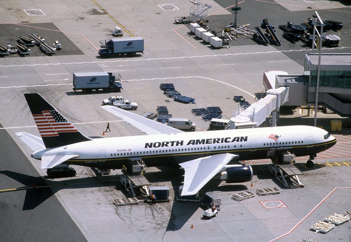 JFK 15 Years Ago: 15 Photos of Planes You Don't See Anymore