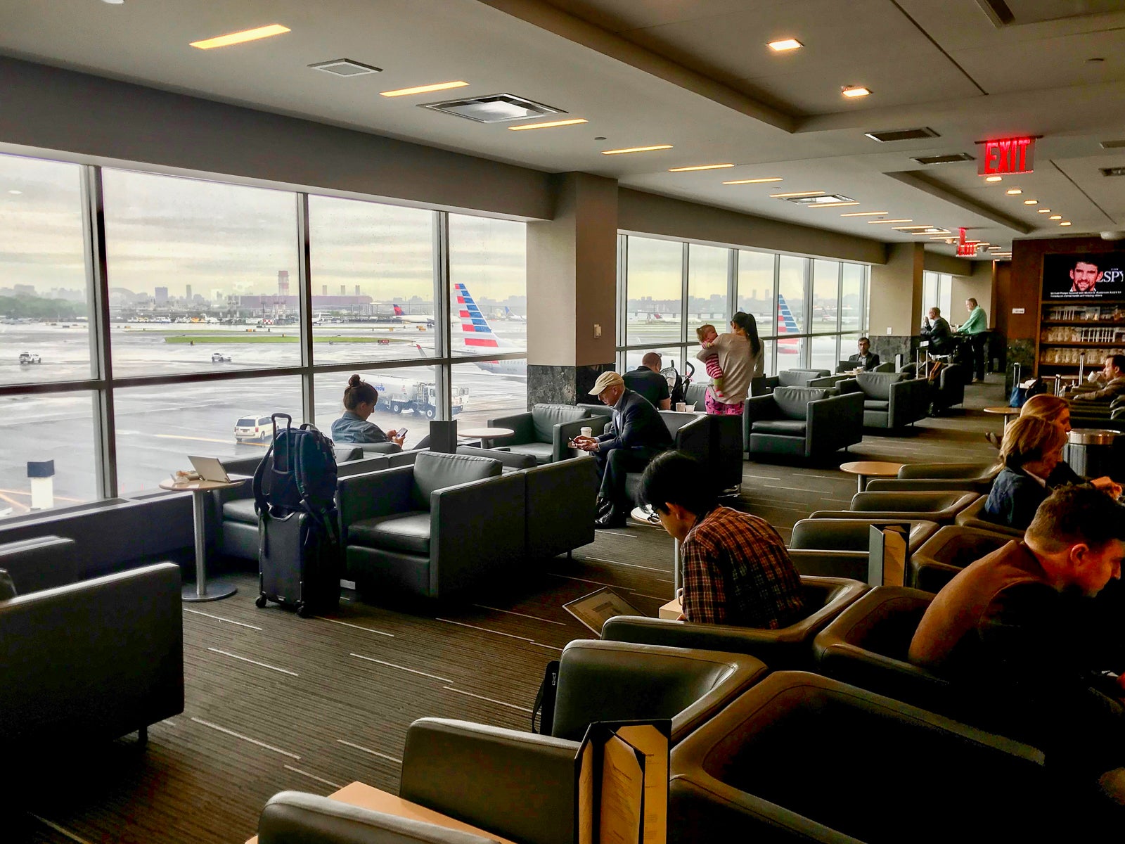 American Airlines Shuttle in First Class from LGA to DCA - The Points Guy