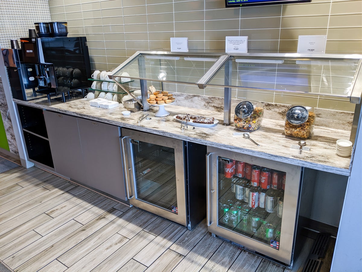 Lounge Review: The Escape Lounge at MSP Terminal 1 - The Points Guy