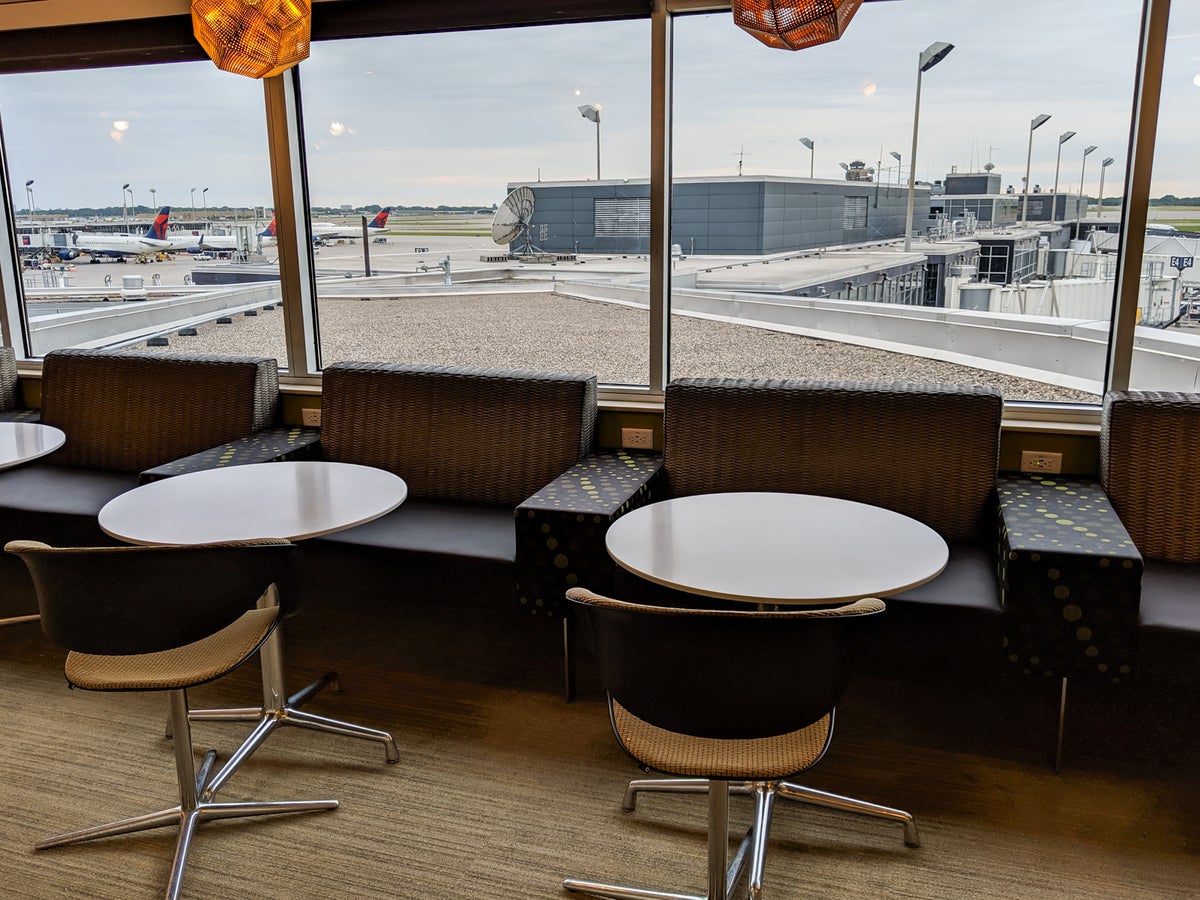 Lounge Review: The Escape Lounge at MSP Terminal 1 - The Points Guy