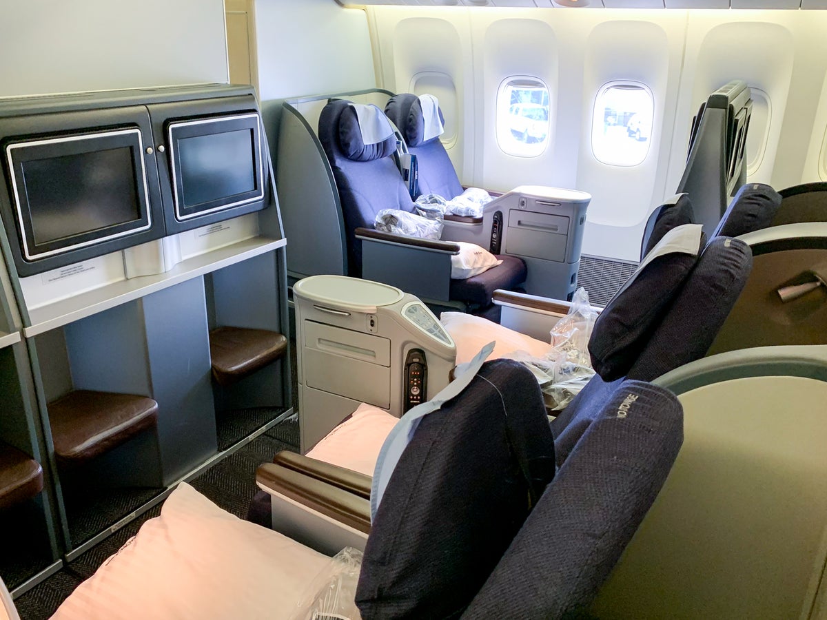 The ultimate guide to airlines flying rear-facing seats - The Points Guy