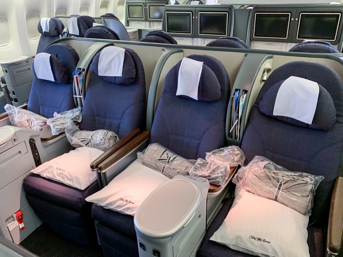 Turf war: United adds new San Diego flight with its biggest jet after ...