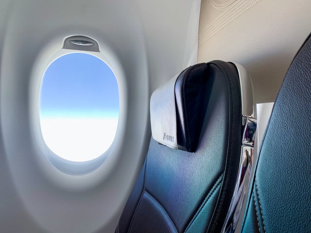 Why I Loved My 2 Flights on Swiss' Airbus A220 - The Points Guy