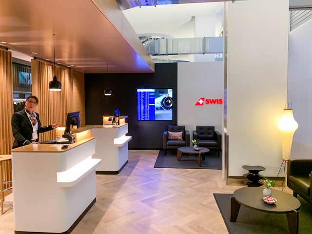 Review: Swiss First Class on the Boeing 777-300ER - The Points Guy