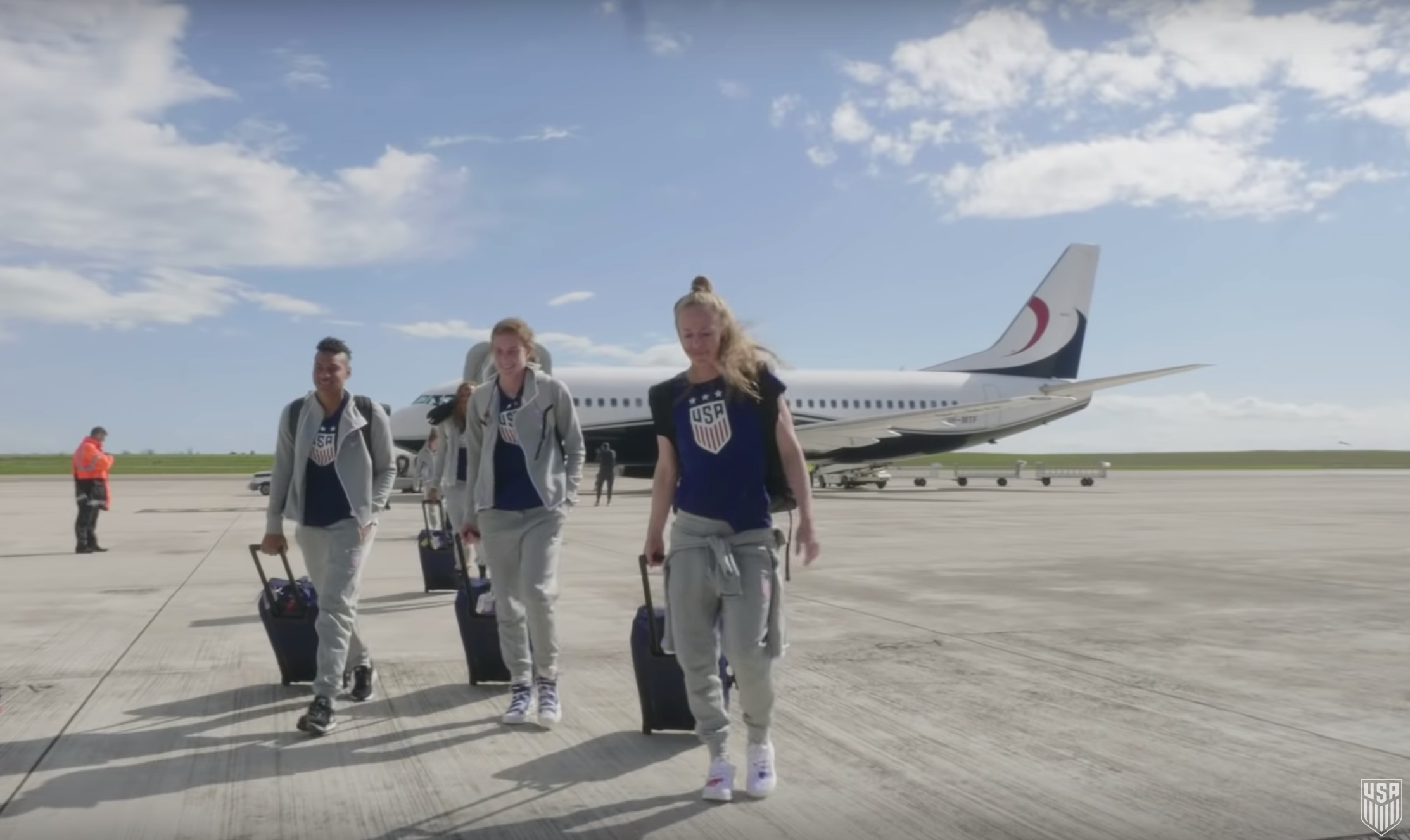 Here's the 60-Seat Boeing 737 the US Women's Soccer Team Flew Around ...