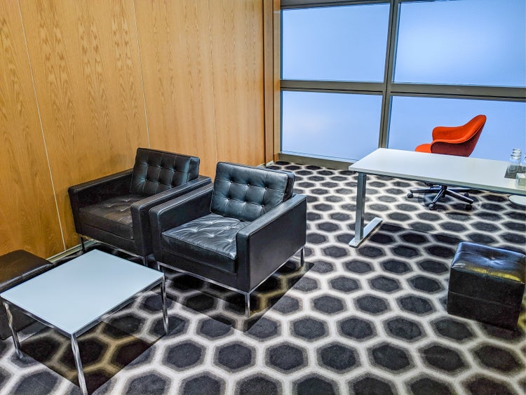 Review: Qantas First-Class Lounge at LAX - The Points Guy