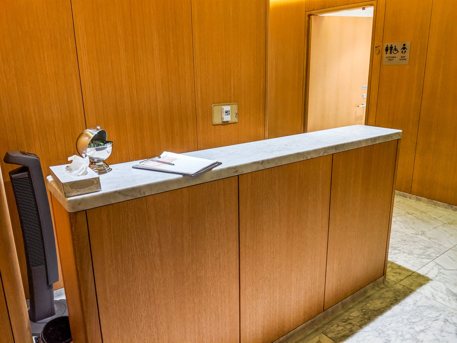 Review: Qantas First-Class Lounge at LAX - The Points Guy