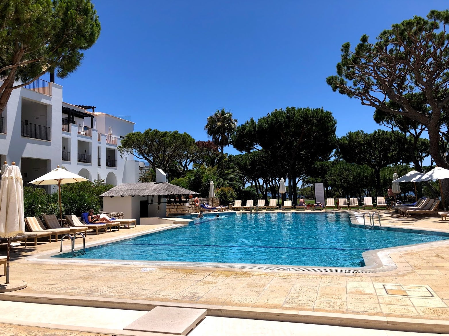 8 Things to Know About the Pine Cliffs Resort in the Algarve, Portugal ...