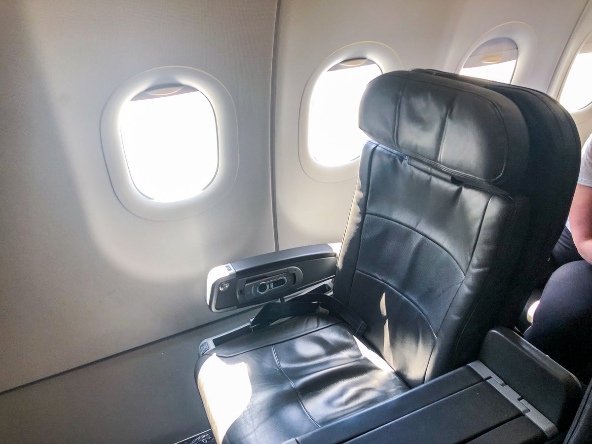 Review: American Airlines first class on the A321, ORD to MIA - The ...