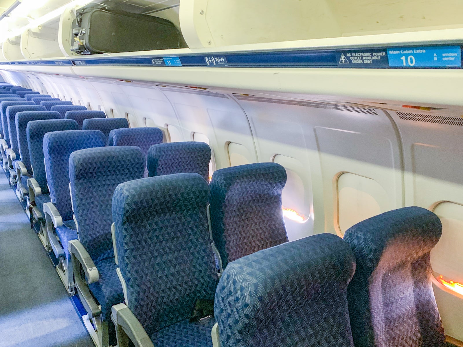 Behind the scenes: American sends retired MD-80s to 'boneyard' in ...