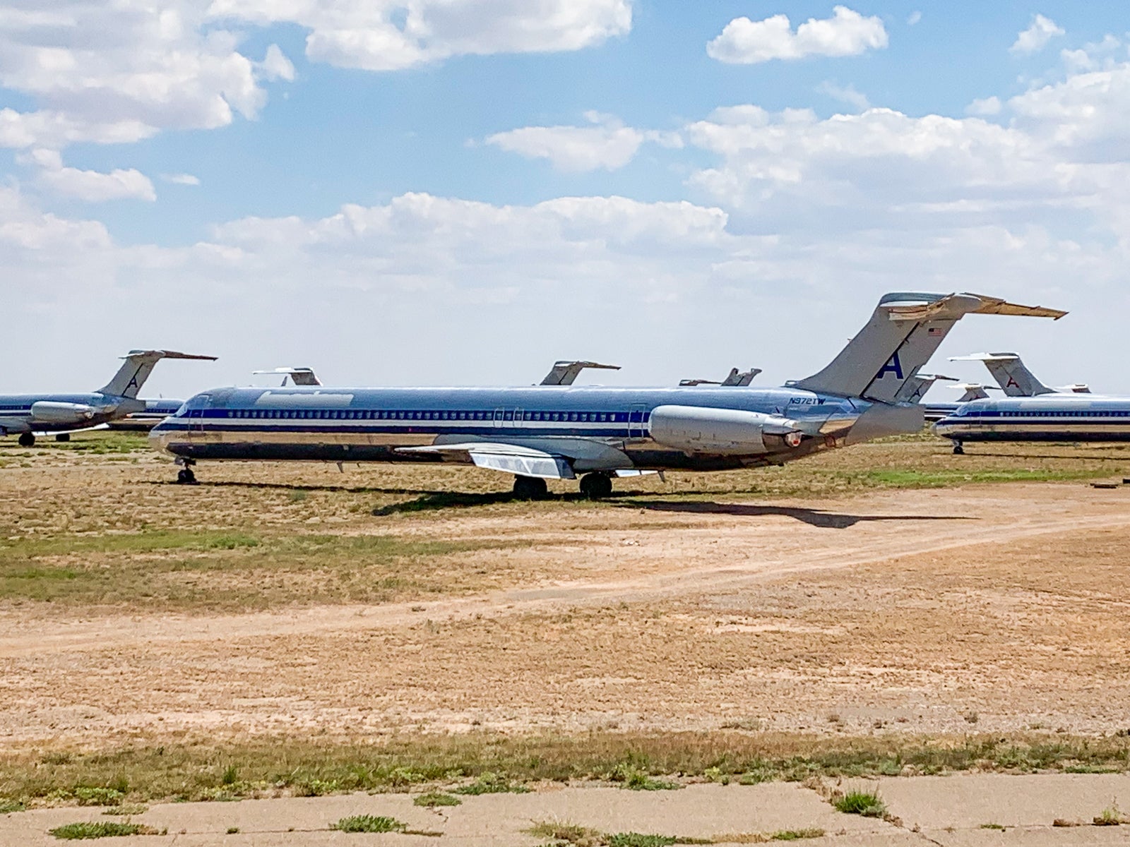 Behind the scenes: American sends retired MD-80s to 'boneyard' in ...