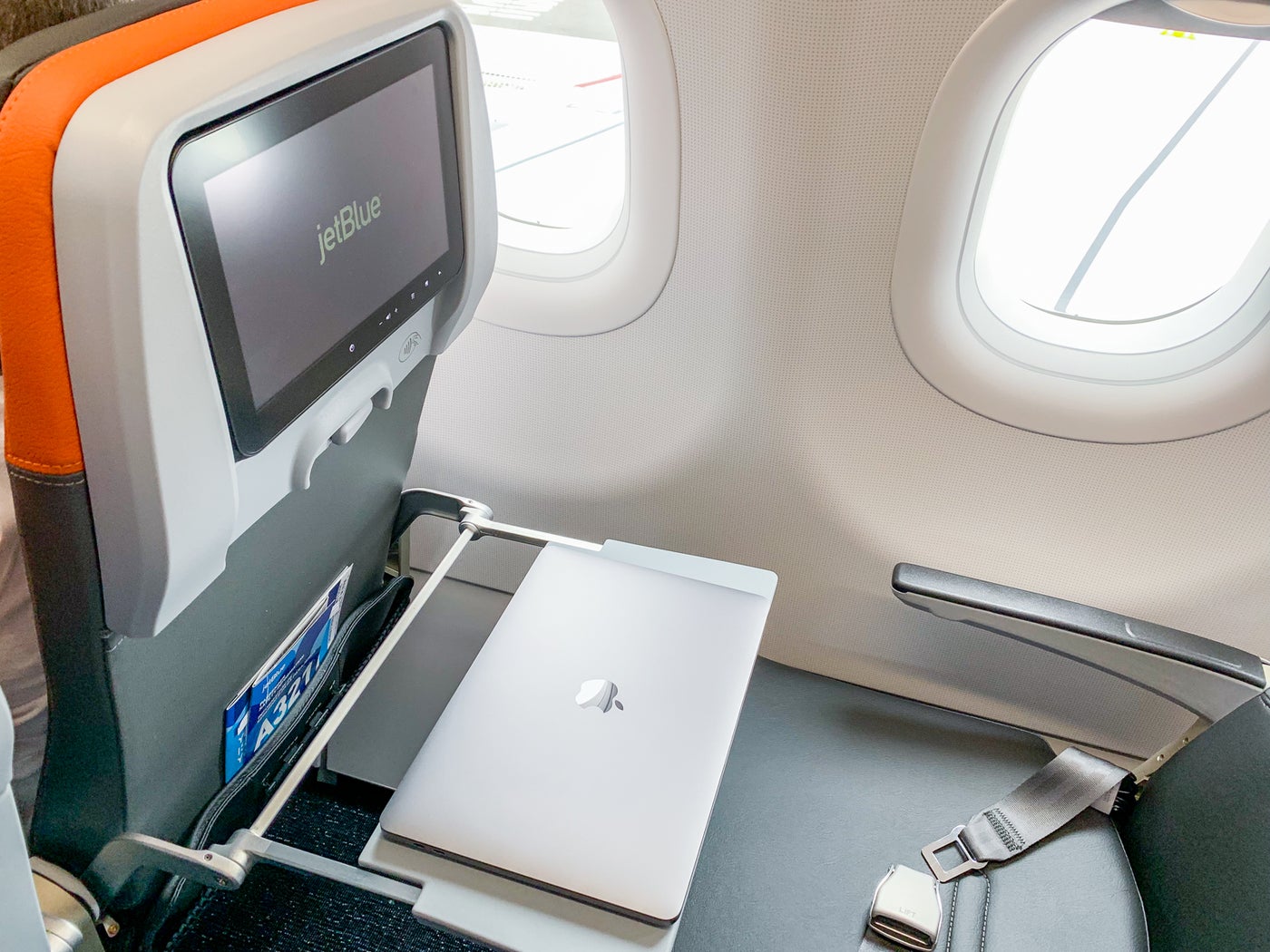 First look at JetBlue's Airbus A321neo on its first commercial flight