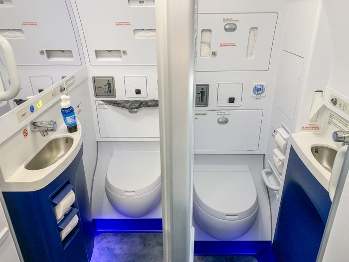 First look at JetBlue's Airbus A321neo on its first commercial flight