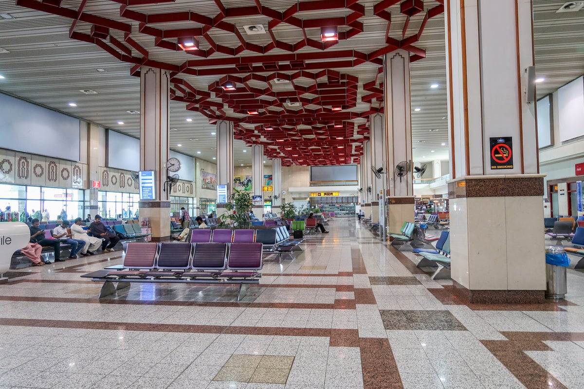Review: Pakistan International Airlines on the 777, Lahore to London ...