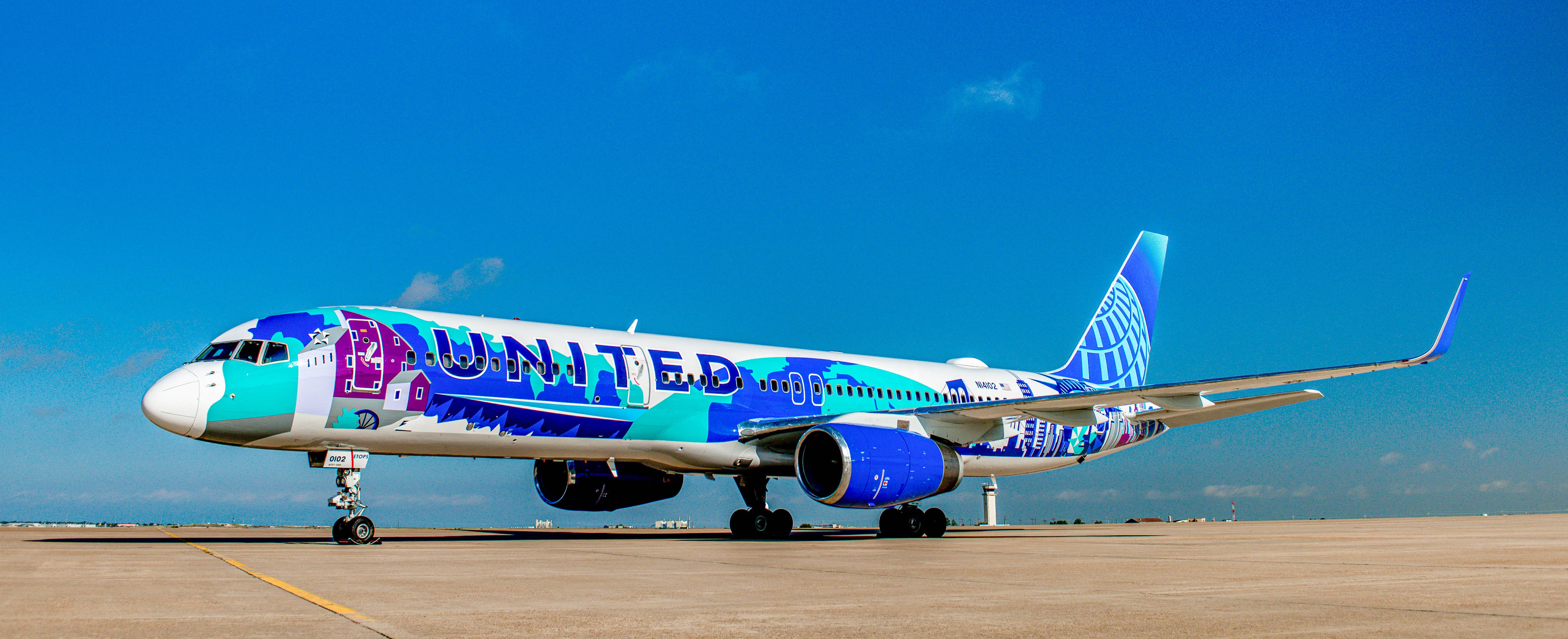 United Rolls Out Boeing 757 With Special NYC area Paint Scheme The United Rolls Out Boeing 757 With Special NYC area Paint Scheme The