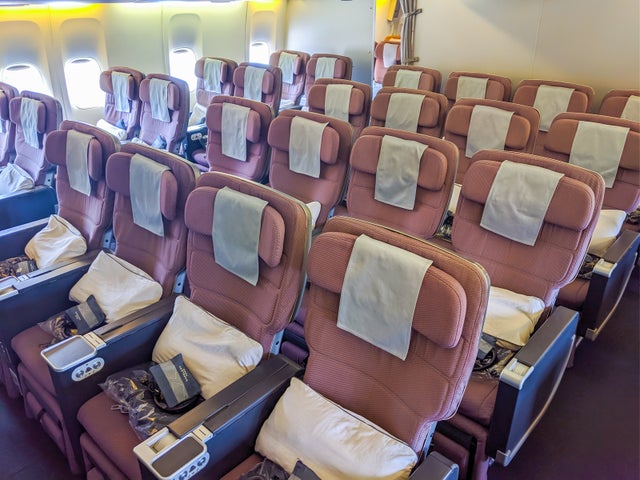 Farewell to a Queen: Flying on the final flight of a Qantas 747-400 ...