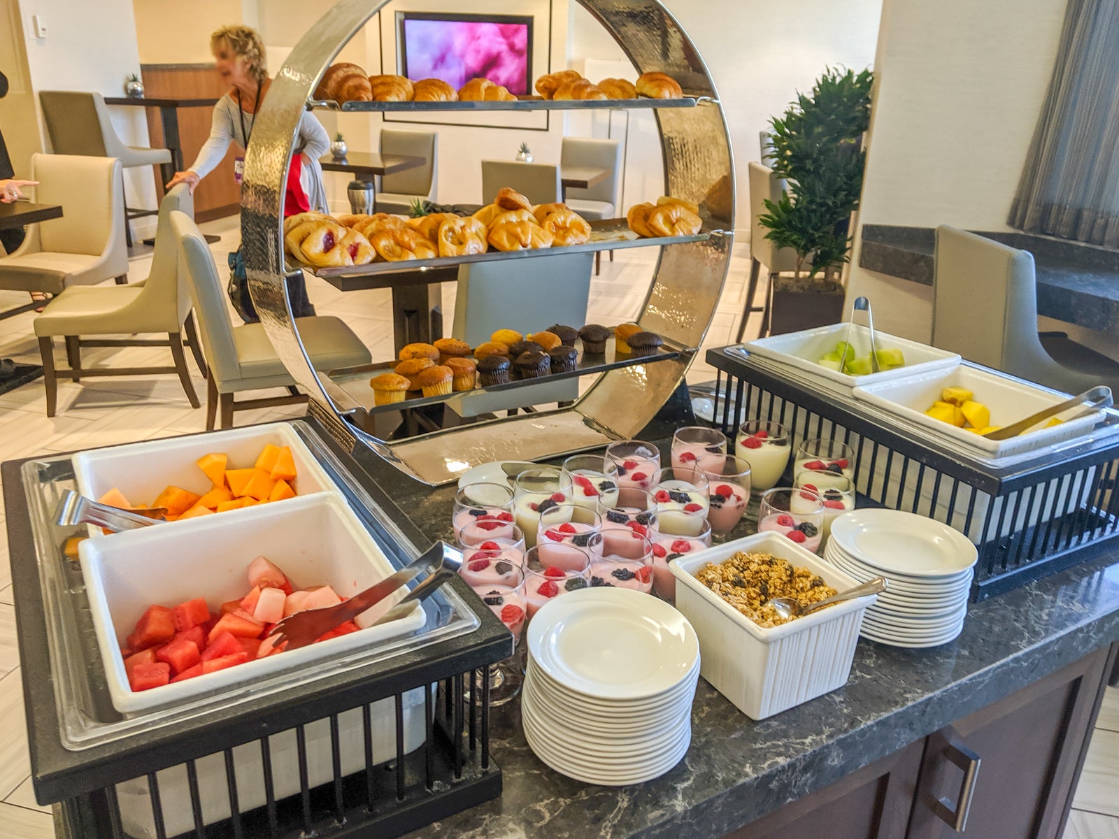 Los Angeles Airport 101: The best hotels for a layover at LAX - The ...