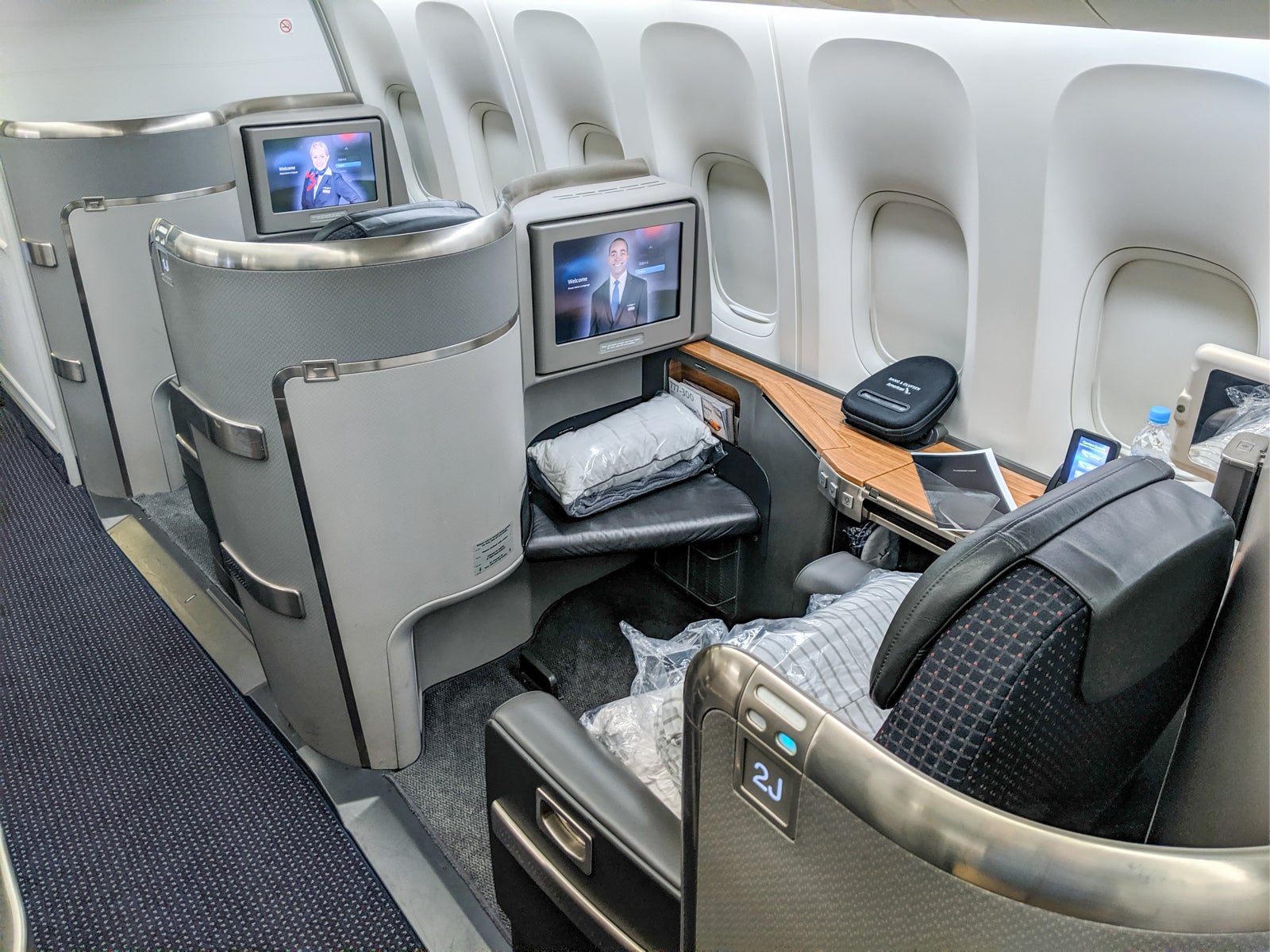 American Airlines staff ratify last post-US Airways contract six years ...