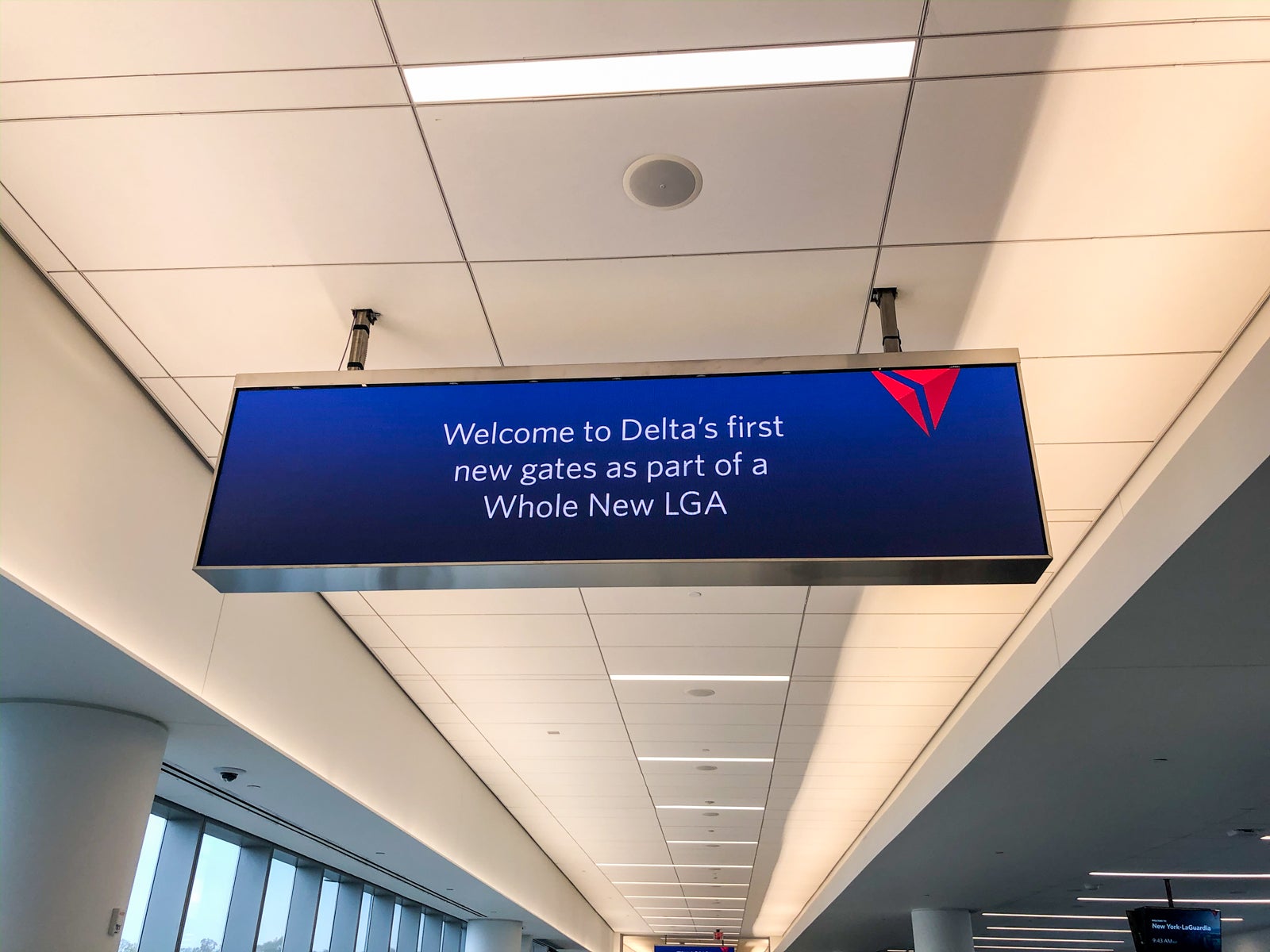Delta opens new concourse, bringing modern, airy feel to LaGuardia ...