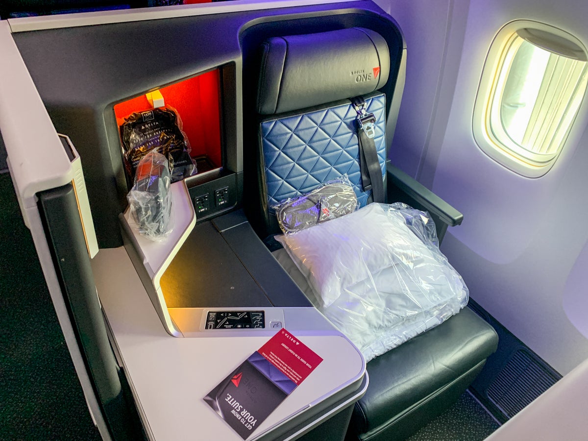 Flight review: Delta One Suite on the 777, Los Angeles to Paris - The ...