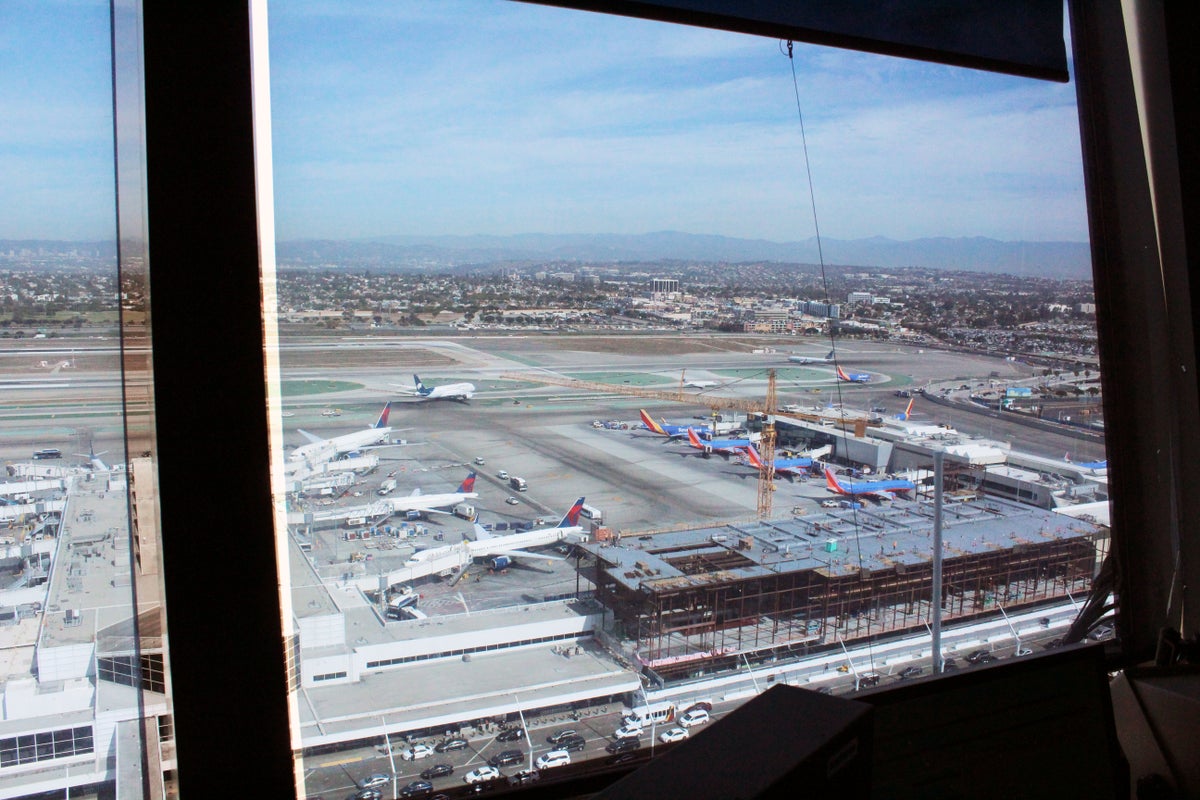How a control tower works: Moving planes on the ground - The Points Guy