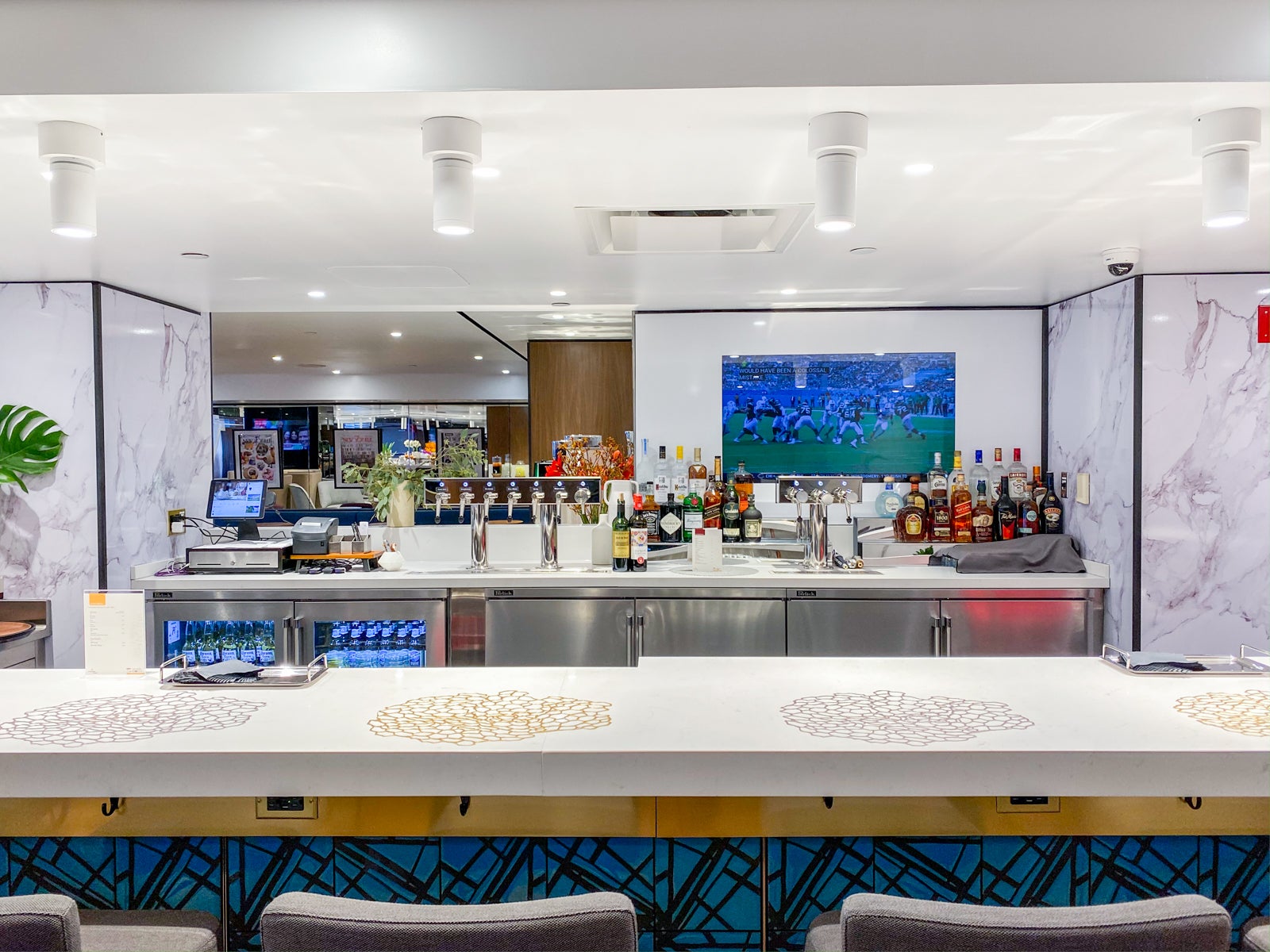 The 9 best Priority Pass lounges in the US - The Points Guy
