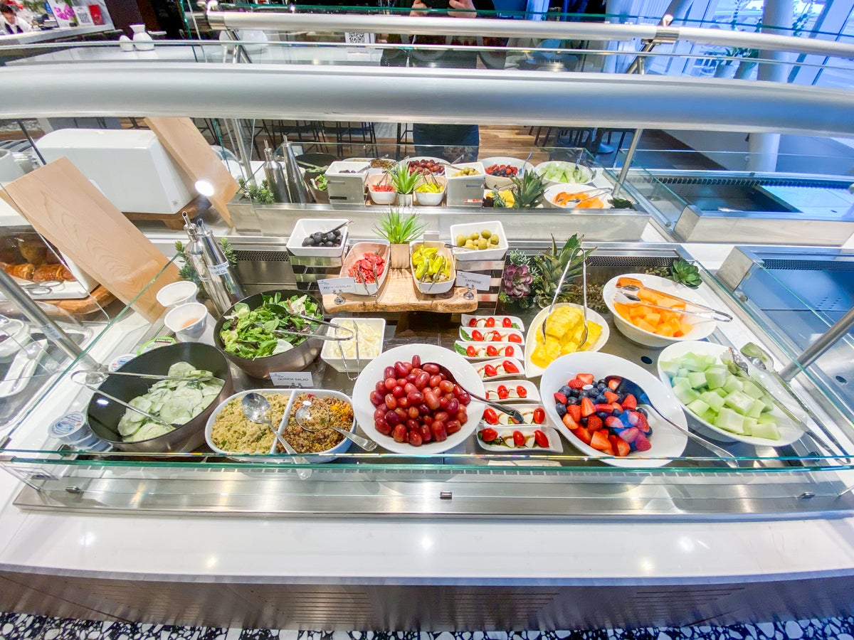 The 9 best Priority Pass lounges in the US - The Points Guy