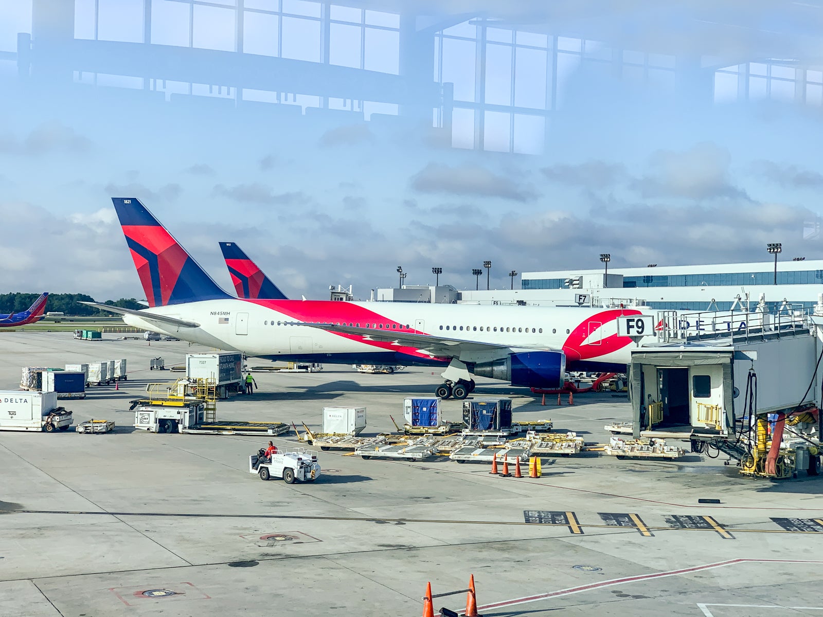 Flight of flavor: A review of Korean Air's business class on the 747-8 ...