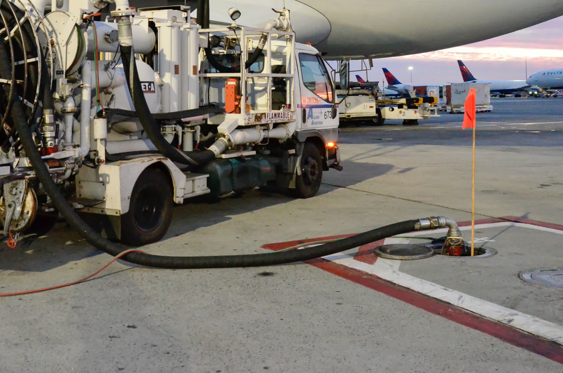 How aircraft get refueled: A look behind the scenes - The Points Guy