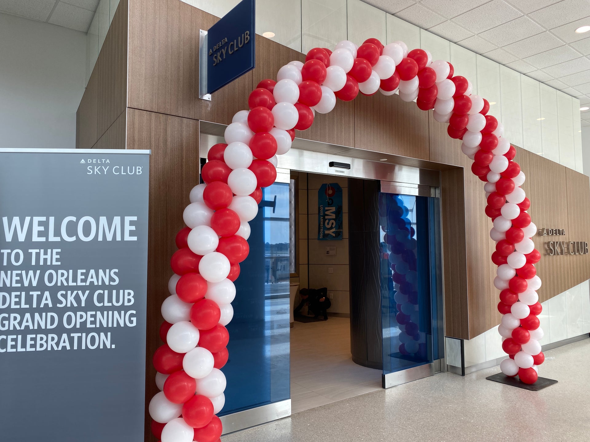 Sneak peek: Delta's stunning new Sky Club at New Orleans' new airport ...