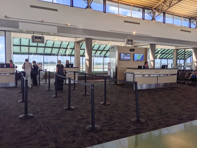Review: Swoop 737-800 in economy from Tampa to Toronto - The Points Guy