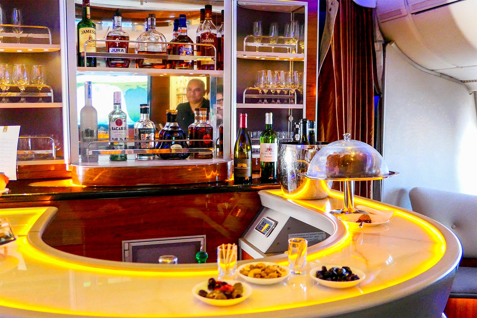 Emirates brings back first class showers, bar and other amenities - The ...