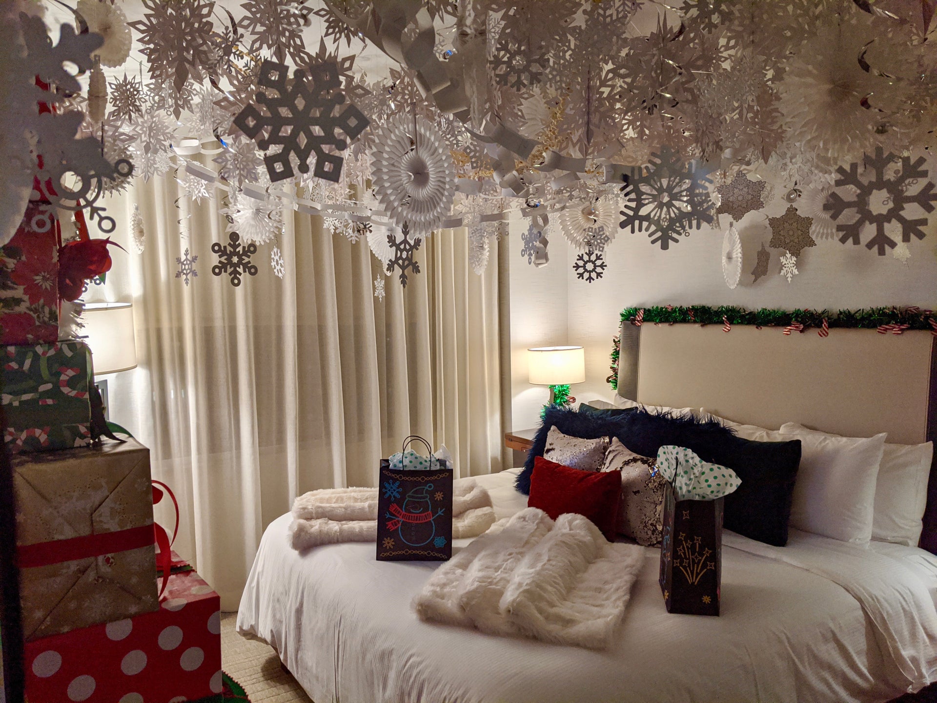 What it was like staying in the 'Elf' themed hotel suite - The Points Guy