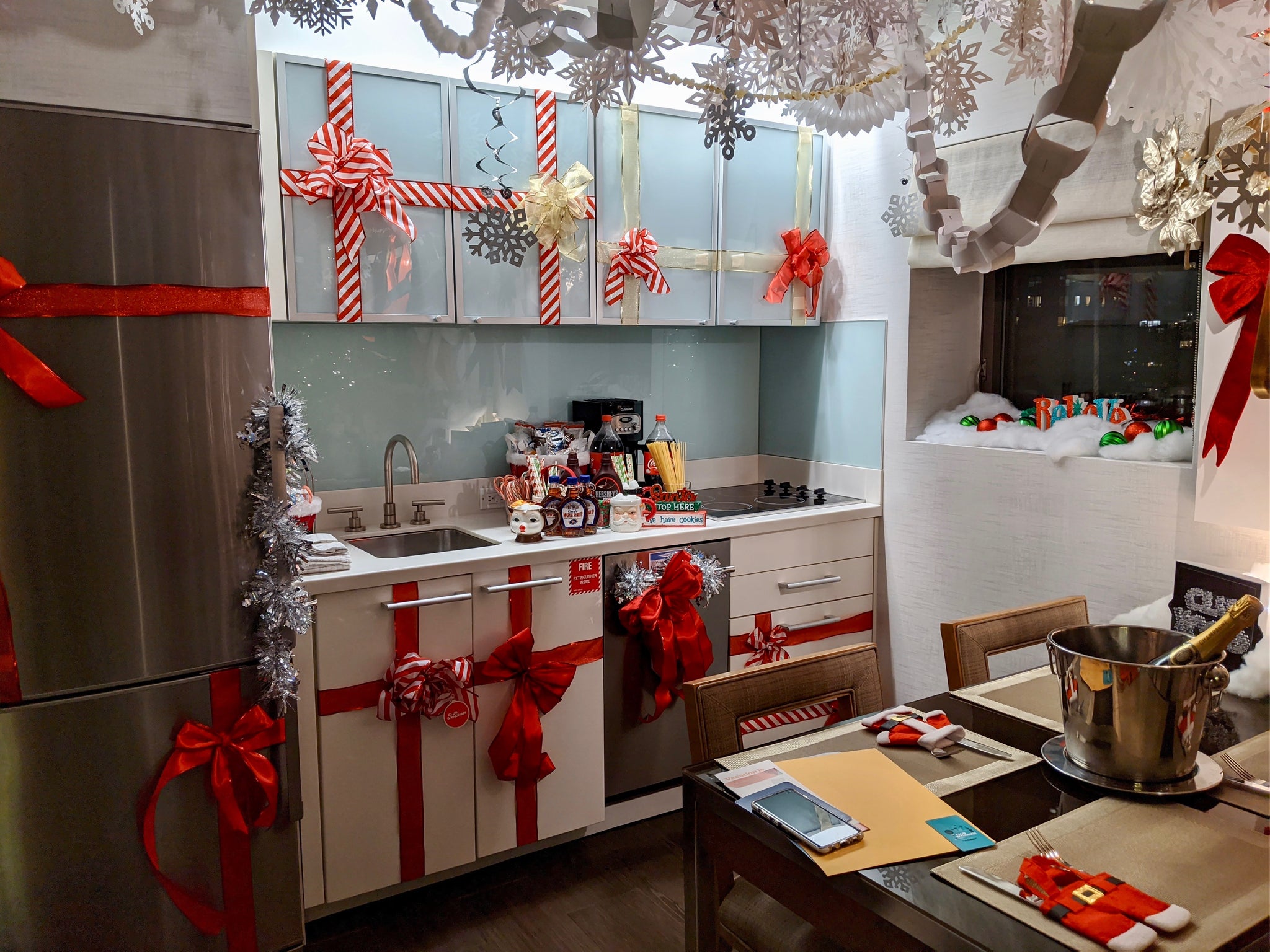 What it was like staying in the 'Elf' themed hotel suite - The Points Guy