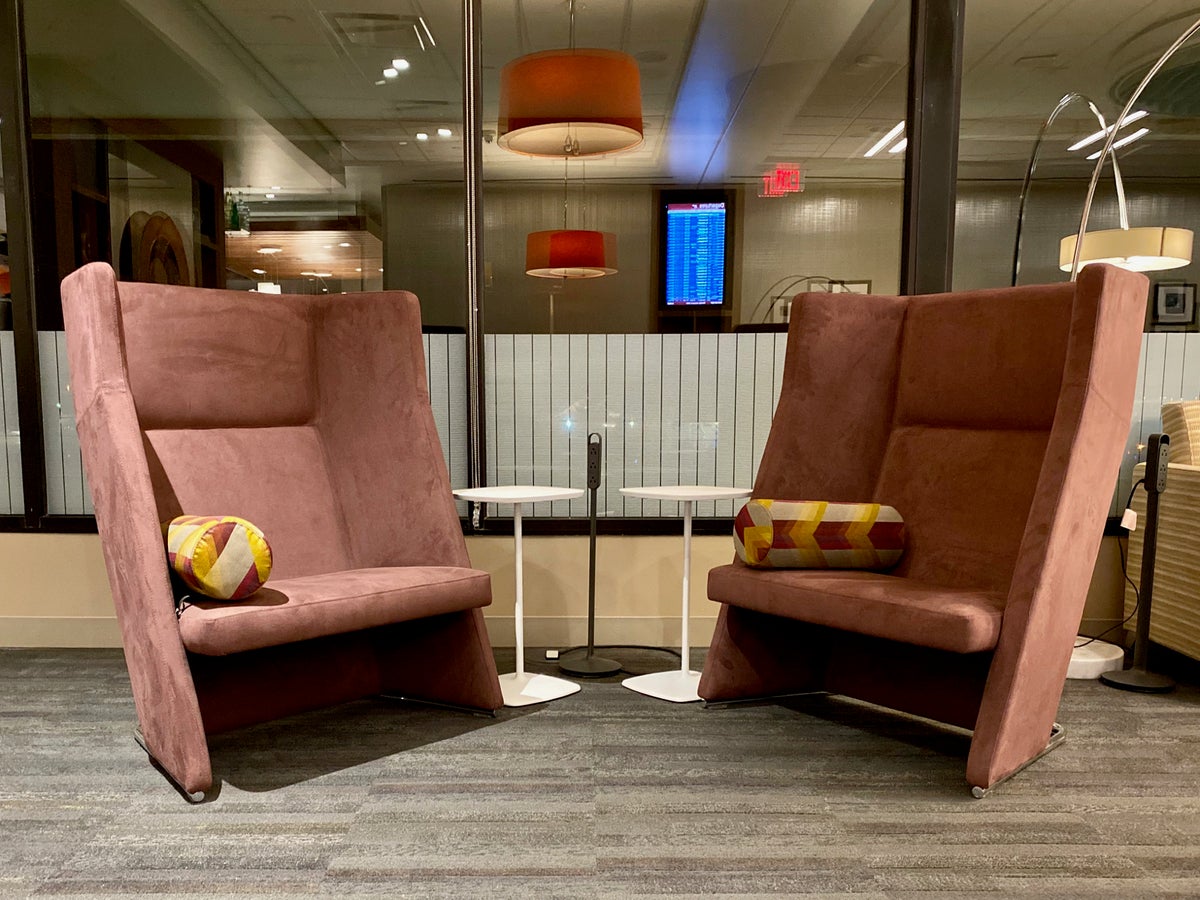 Review: Escape Lounge in Phoenix - The Points Guy