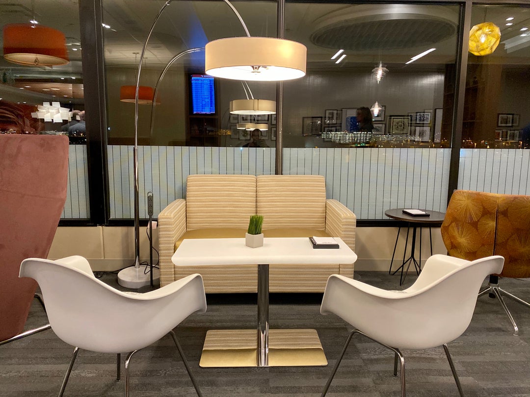 Review: Escape Lounge in Phoenix - The Points Guy