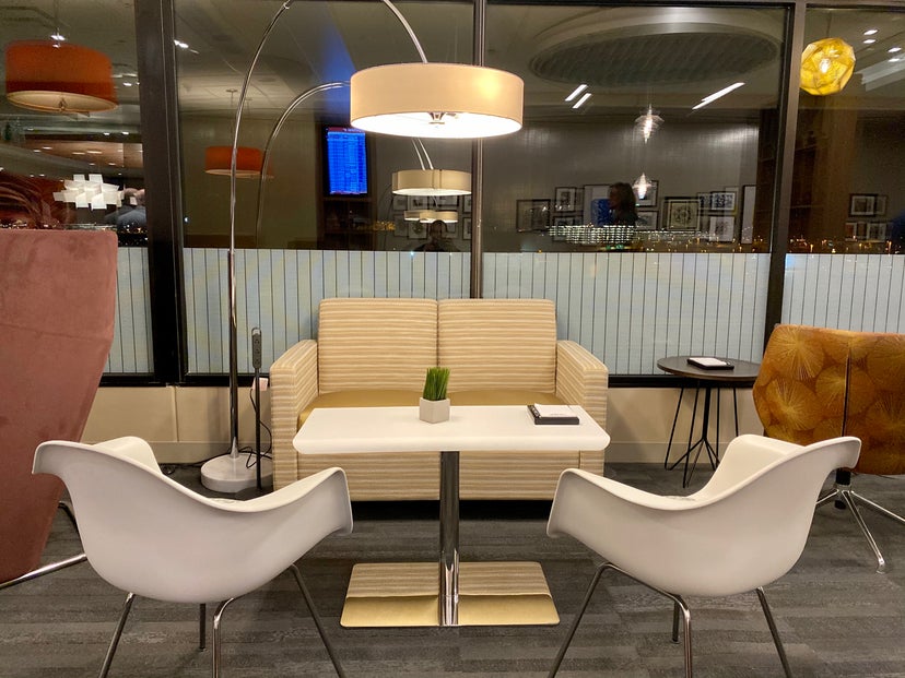 Review: Escape Lounge in Phoenix - The Points Guy