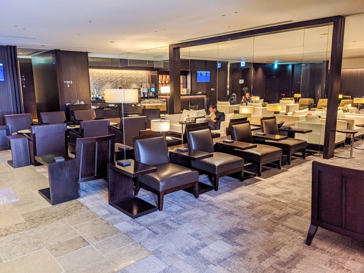 Review: JAL First Class Lounge Tokyo NRT - The Points Guy